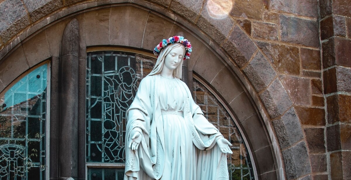 Full of Grace Free Lesson: Fostering Devotion to Mary - Good Catholic